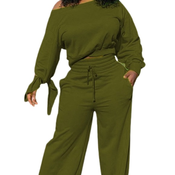 Pants & Jumpsuits | Green 2 Piece Set | Poshmark